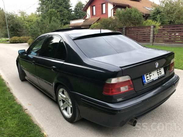 Melns BMW 540 2000 Jūrmala, ar dzinēja tilpumu 4.40 L un nobraukumu 295 tūkst. km par 17500 €, foto 9 vietnē AUTOMOTO.COM.LV