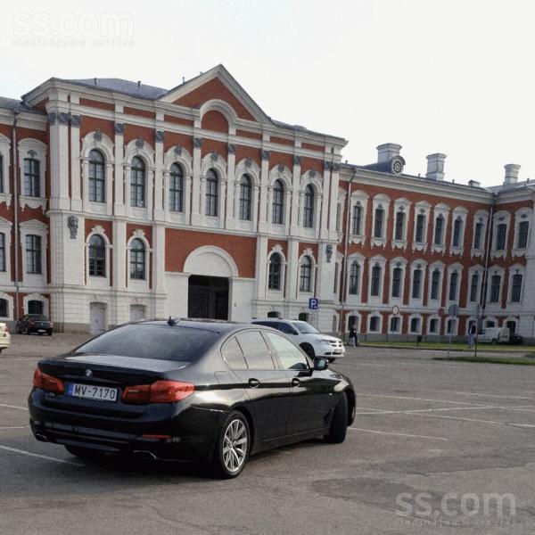 Black BMW 540 2017 in Jelgava, with an engine capacity of 3.00 L and mileage of 243 thousand km for 19750 €, photo 3 on AUTOMOTO.COM.LV