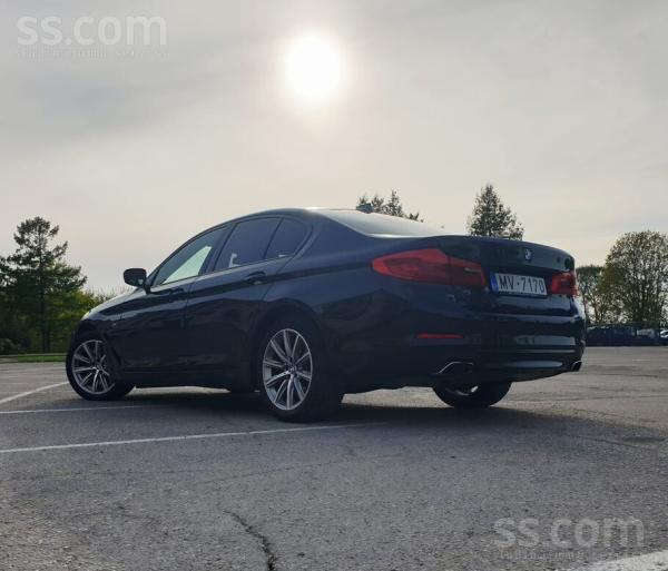 Black BMW 540 2017 in Jelgava, with an engine capacity of 3.00 L and mileage of 243 thousand km for 19750 €, photo 5 on AUTOMOTO.COM.LV