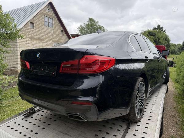 Melns BMW 540 2017 Viļņa, ar dzinēja tilpumu 3.00 L un nobraukumu 170 tūkst. km par 12000 €, foto 1 vietnē AUTOMOTO.COM.LV