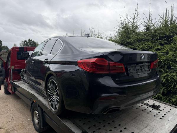 Melns BMW 540 2017 Viļņa, ar dzinēja tilpumu 3.00 L un nobraukumu 170 tūkst. km par 12000 €, foto 2 vietnē AUTOMOTO.COM.LV