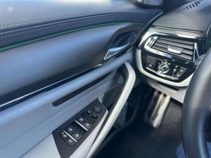 Melns BMW 540 2017 Kauņa, ar dzinēja tilpumu 3.00 L un nobraukumu 89 tūkst. km par 29500 €, foto 13 vietnē AUTOMOTO.COM.LV