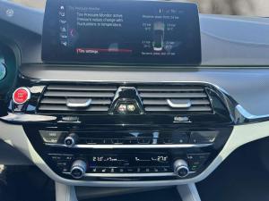 Melns BMW 540 2017 Kauņa, ar dzinēja tilpumu 3.00 L un nobraukumu 89 tūkst. km par 29500 €, foto 19 vietnē AUTOMOTO.COM.LV