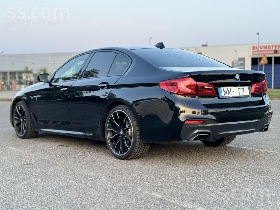 Black BMW 540 2017 in Riga, with an engine capacity of 3.00 L and mileage of 130 thousand km for 33500 €, photo 7 on AUTOMOTO.COM.LV