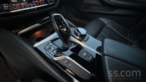 Black BMW 540 2017 in Riga, with an engine capacity of 3.00 L and mileage of 130 thousand km for 33500 €, photo 10 on AUTOMOTO.COM.LV