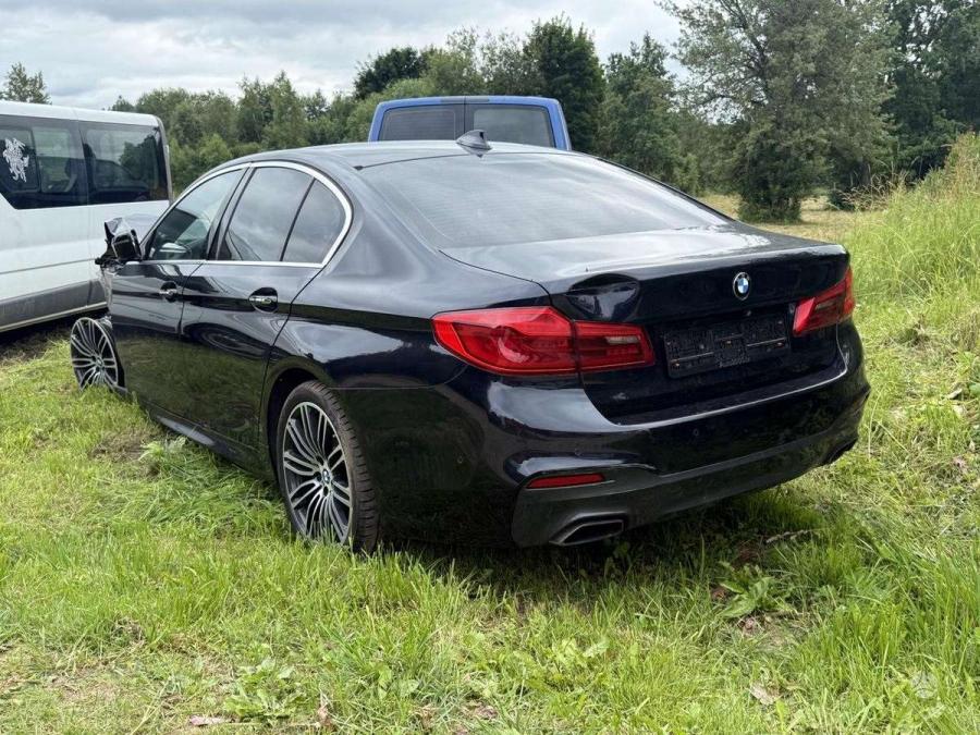 Melns BMW 540 2017 Viļņa, ar dzinēja tilpumu 3.00 L un nobraukumu 170 tūkst. km par 11300 €, foto 1 vietnē AUTOMOTO.COM.LV