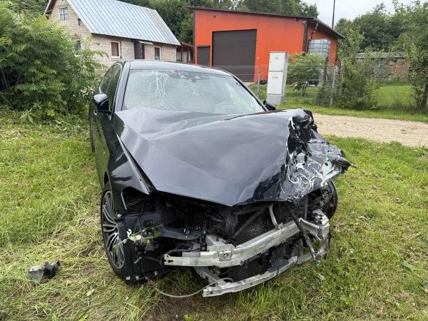 Melns BMW 540 2017 Viļņa, ar dzinēja tilpumu 3.00 L un nobraukumu 170 tūkst. km par 11300 €, foto 3 vietnē AUTOMOTO.COM.LV