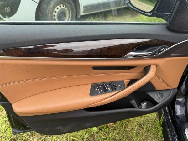 Melns BMW 540 2017 Viļņa, ar dzinēja tilpumu 3.00 L un nobraukumu 170 tūkst. km par 11300 €, foto 7 vietnē AUTOMOTO.COM.LV