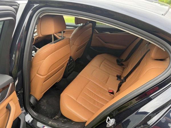 Melns BMW 540 2017 Viļņa, ar dzinēja tilpumu 3.00 L un nobraukumu 170 tūkst. km par 11300 €, foto 9 vietnē AUTOMOTO.COM.LV