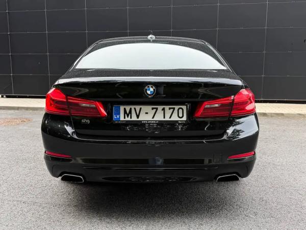 Black BMW 540 2017 in Jelgava, with an engine capacity of 3.00 L and mileage of 259 thousand km for 18600 €, photo 7 on AUTOMOTO.COM.LV