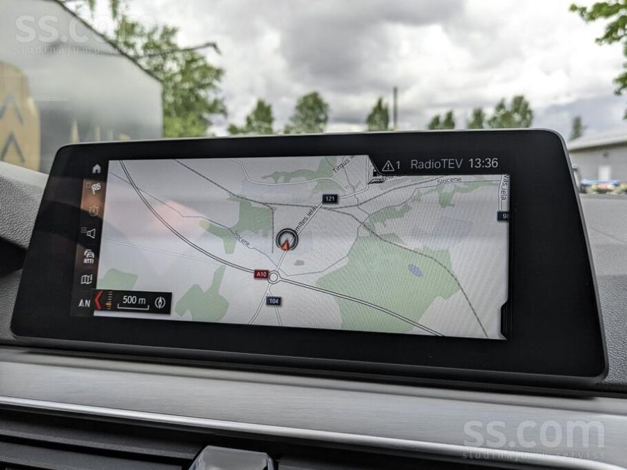 Black BMW 540 2018 in Tukums, with an engine capacity of 3.00 L and mileage of 141 thousand km for 28800 €, photo 13 on AUTOMOTO.COM.LV