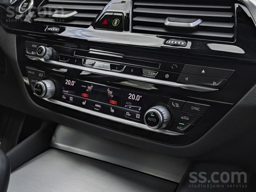 Black BMW 540 2018 in Tukums, with an engine capacity of 3.00 L and mileage of 141 thousand km for 28800 €, photo 14 on AUTOMOTO.COM.LV