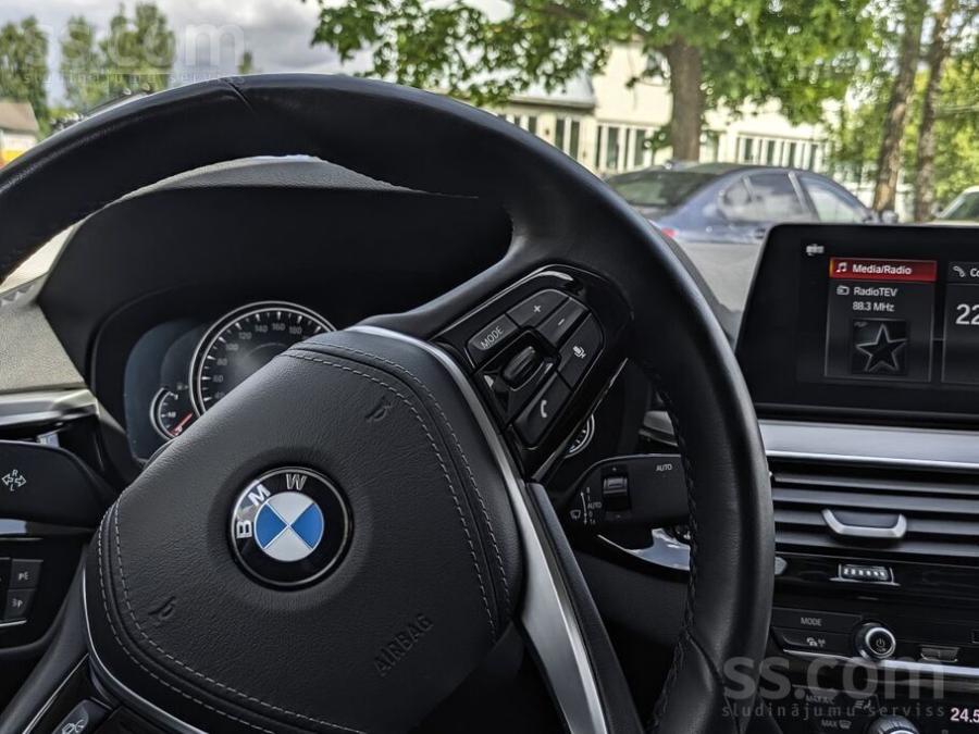 Black BMW 540 2018 in Tukums, with an engine capacity of 3.00 L and mileage of 141 thousand km for 28800 €, photo 17 on AUTOMOTO.COM.LV