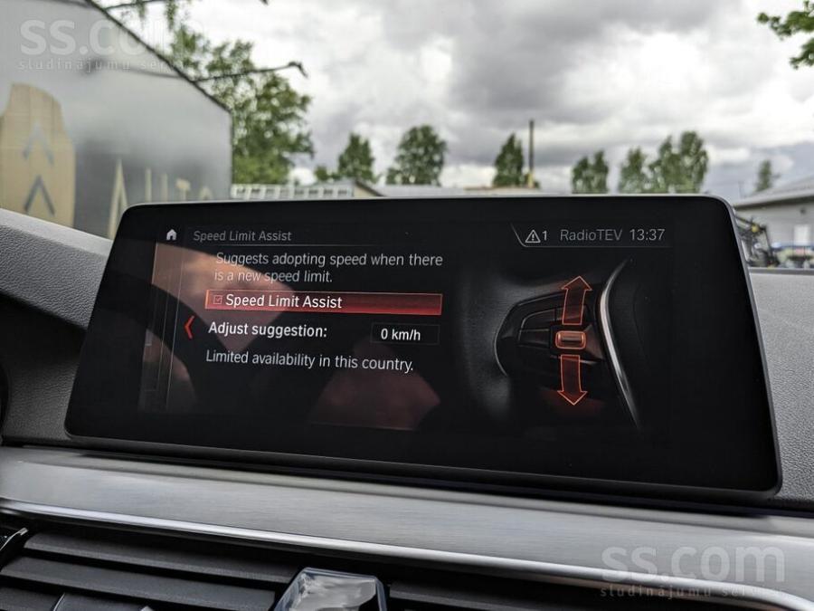 Black BMW 540 2018 in Tukums, with an engine capacity of 3.00 L and mileage of 141 thousand km for 28800 €, photo 24 on AUTOMOTO.COM.LV