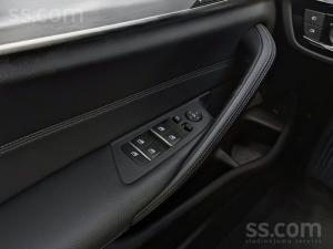 Black BMW 540 2018 in Tukums, with an engine capacity of 3.00 L and mileage of 141 thousand km for 28800 €, photo 26 on AUTOMOTO.COM.LV