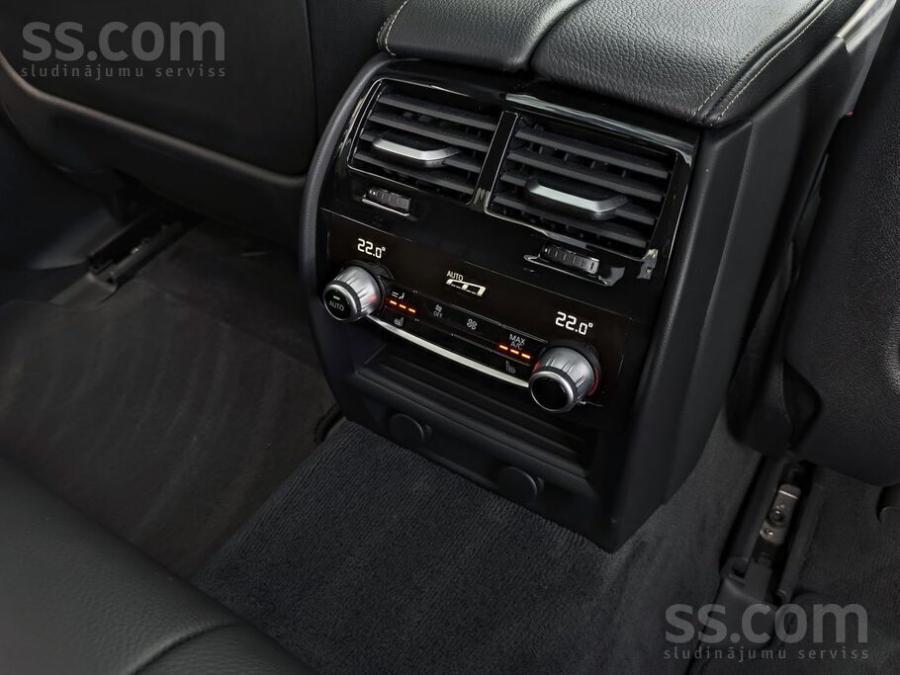 Black BMW 540 2018 in Tukums, with an engine capacity of 3.00 L and mileage of 141 thousand km for 28800 €, photo 28 on AUTOMOTO.COM.LV