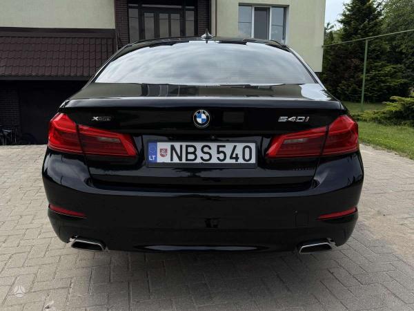 Black BMW 540 2018 in Vilnius, with an engine capacity of 3.00 L and mileage of 134 thousand km for 24900 €, photo 4 on AUTOMOTO.COM.LV