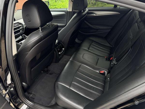 Black BMW 540 2018 in Vilnius, with an engine capacity of 3.00 L and mileage of 134 thousand km for 24900 €, photo 8 on AUTOMOTO.COM.LV