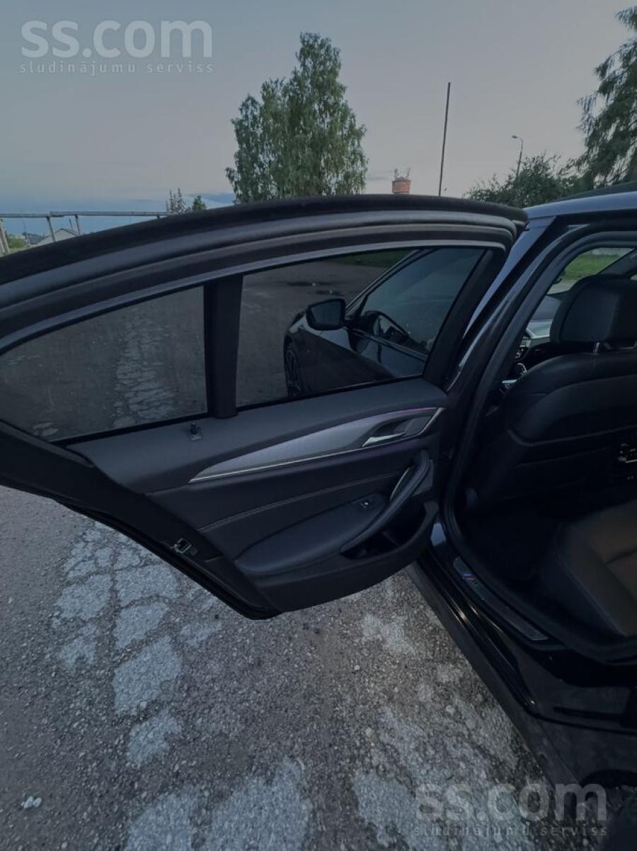 Black BMW 540 2019 in Rezekne, with an engine capacity of 3.00 L and mileage of 186 thousand km for 34000 €, photo 25 on AUTOMOTO.COM.LV