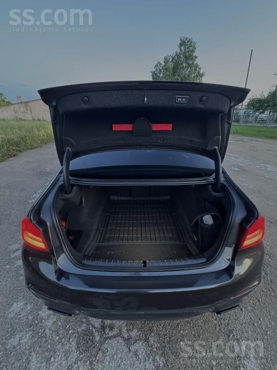 Black BMW 540 2019 in Rezekne, with an engine capacity of 3.00 L and mileage of 186 thousand km for 34000 €, photo 28 on AUTOMOTO.COM.LV