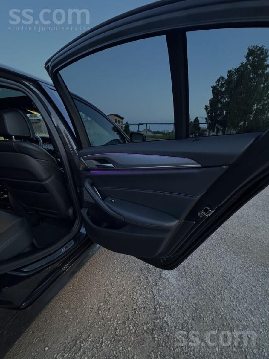 Black BMW 540 2019 in Rezekne, with an engine capacity of 3.00 L and mileage of 186 thousand km for 34000 €, photo 31 on AUTOMOTO.COM.LV