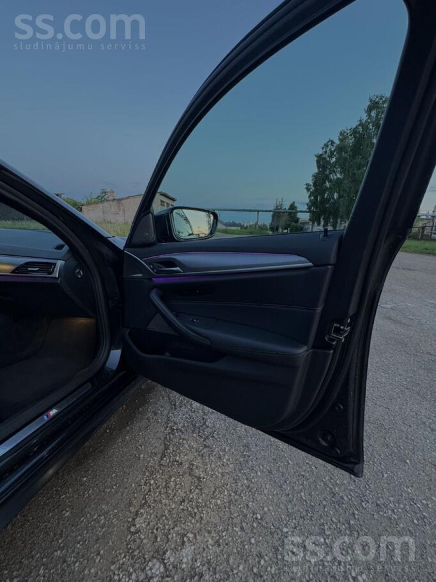 Black BMW 540 2019 in Rezekne, with an engine capacity of 3.00 L and mileage of 186 thousand km for 34000 €, photo 33 on AUTOMOTO.COM.LV