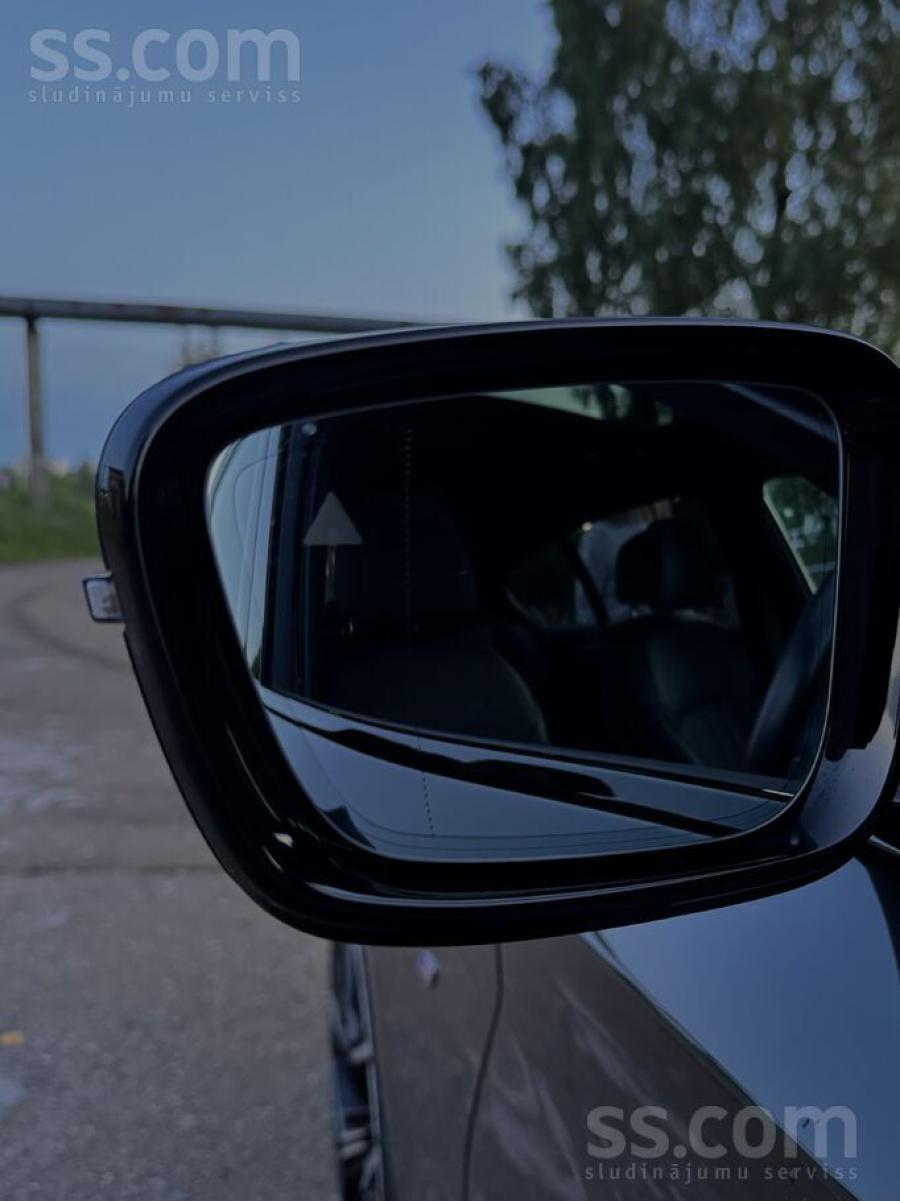 Black BMW 540 2019 in Rezekne, with an engine capacity of 3.00 L and mileage of 186 thousand km for 34000 €, photo 35 on AUTOMOTO.COM.LV