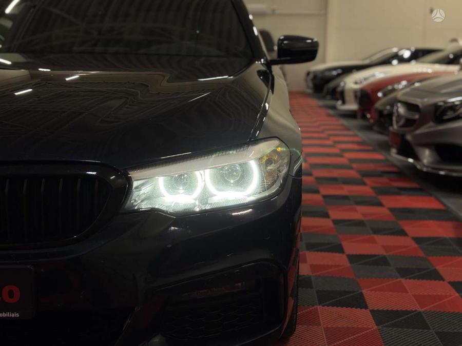 Melns BMW 540 2019 Viļņa, ar dzinēja tilpumu 3.00 L un nobraukumu 150 tūkst. km par 27990 €, foto 8 vietnē AUTOMOTO.COM.LV