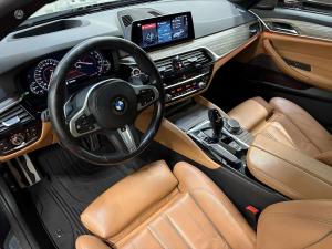 Melns BMW 540 2019 Viļņa, ar dzinēja tilpumu 3.00 L un nobraukumu 150 tūkst. km par 27990 €, foto 12 vietnē AUTOMOTO.COM.LV