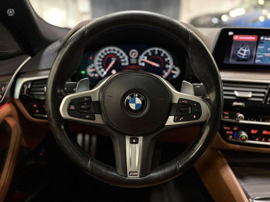 Melns BMW 540 2019 Viļņa, ar dzinēja tilpumu 3.00 L un nobraukumu 150 tūkst. km par 27990 €, foto 22 vietnē AUTOMOTO.COM.LV