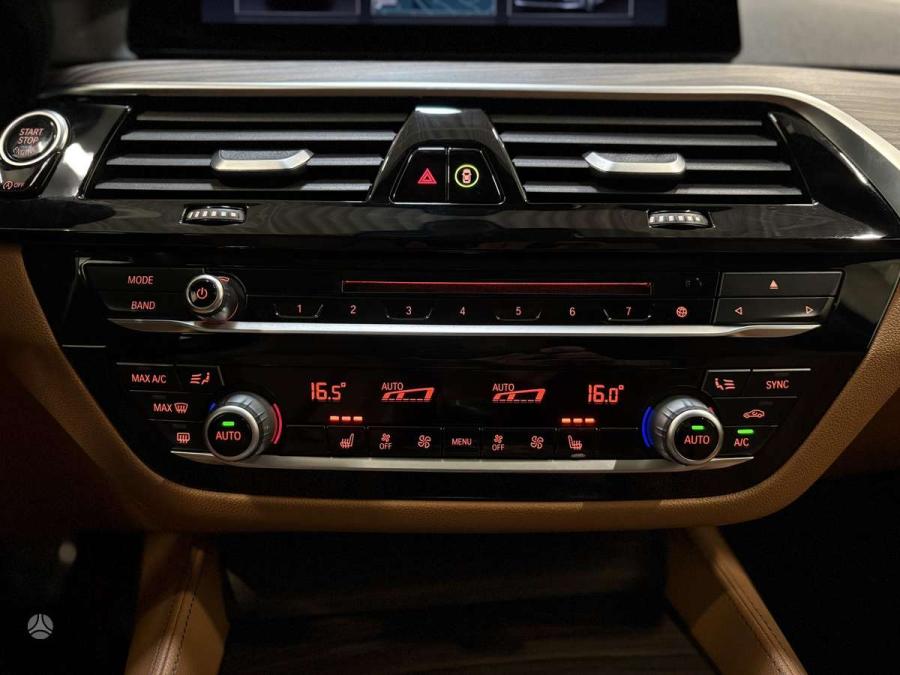 Melns BMW 540 2019 Viļņa, ar dzinēja tilpumu 3.00 L un nobraukumu 150 tūkst. km par 27990 €, foto 25 vietnē AUTOMOTO.COM.LV