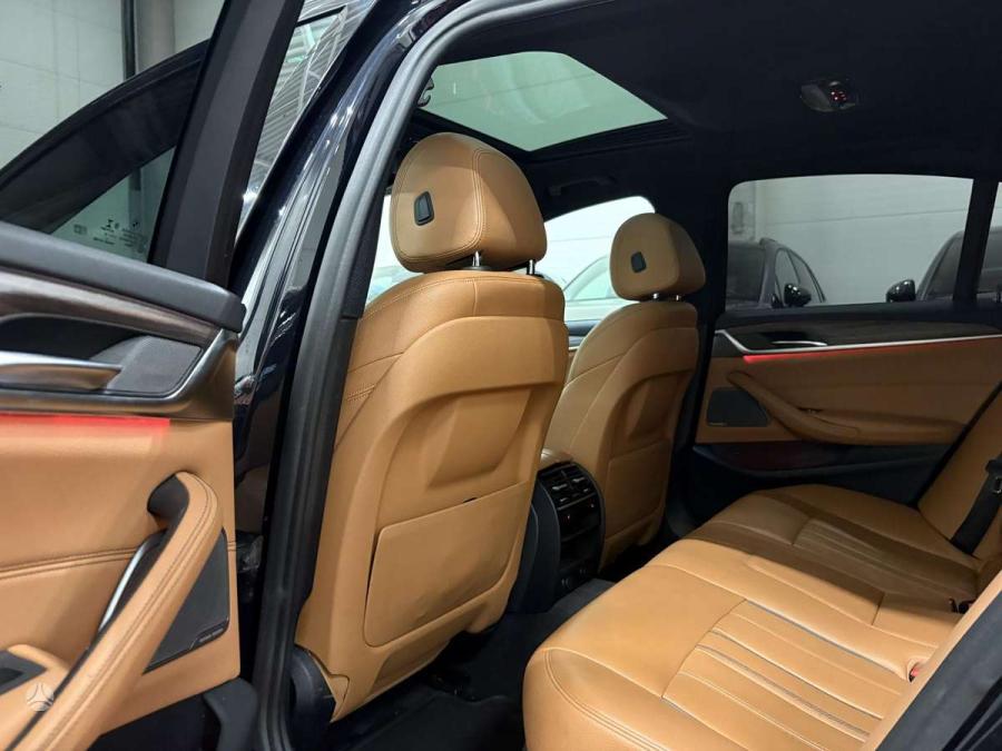 Melns BMW 540 2019 Viļņa, ar dzinēja tilpumu 3.00 L un nobraukumu 150 tūkst. km par 27990 €, foto 32 vietnē AUTOMOTO.COM.LV
