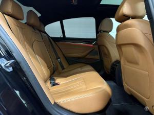 Melns BMW 540 2019 Viļņa, ar dzinēja tilpumu 3.00 L un nobraukumu 150 tūkst. km par 27990 €, foto 33 vietnē AUTOMOTO.COM.LV
