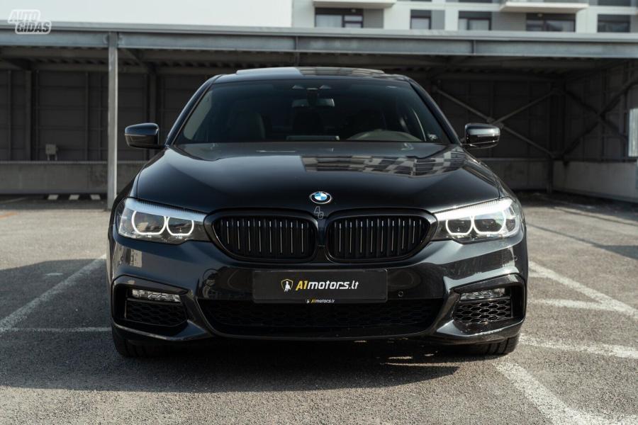 Black BMW 540 2020 in Vilnius, with an engine capacity of 3.00 L and mileage of 44 thousand km for 29950 €, photo 4 on AUTOMOTO.COM.LV