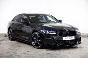 Black BMW 540 2021 in Vilnius, with an engine capacity of 3.00 L and mileage of 145 thousand km for 40991 €, photo 3 on AUTOMOTO.COM.LV