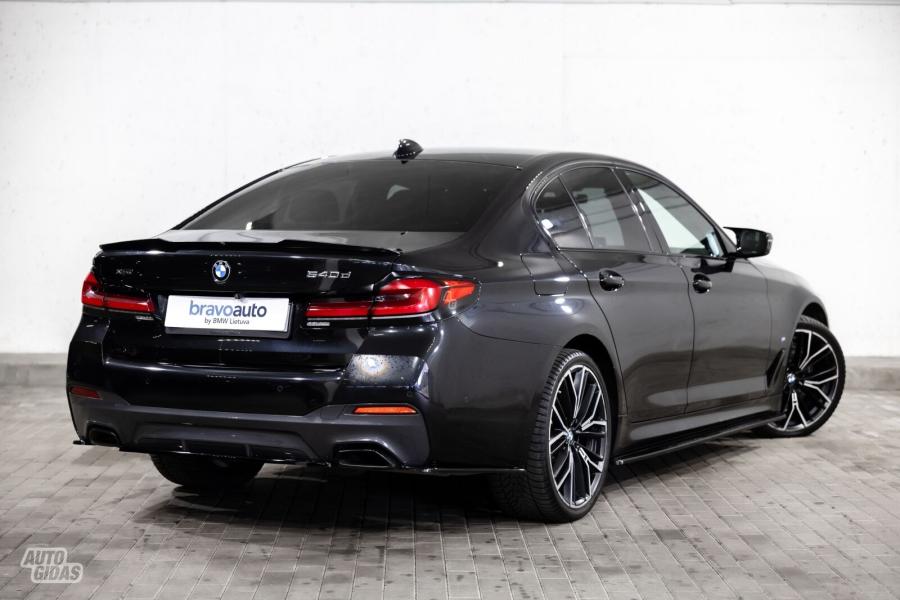 Black BMW 540 2021 in Vilnius, with an engine capacity of 3.00 L and mileage of 145 thousand km for 40991 €, photo 9 on AUTOMOTO.COM.LV