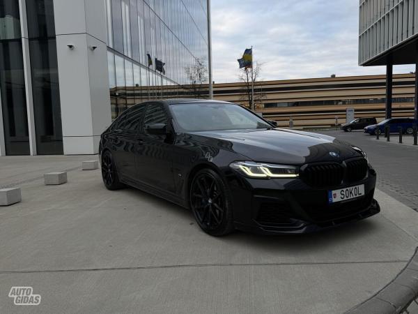 Melns BMW 540 2021 Viļņa, ar dzinēja tilpumu 3.00 L un nobraukumu 123 tūkst. km par 42000 €, foto 3 vietnē AUTOMOTO.COM.LV