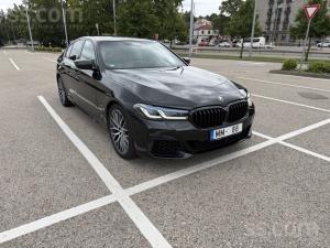 Black BMW 540 2021 in Riga, with an engine capacity of 3.00 L and mileage of 107 thousand km for 45900 €, photo 5 on AUTOMOTO.COM.LV