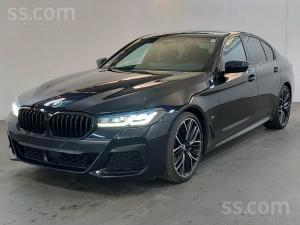 Melns BMW 540 2022 Tukums, ar dzinēja tilpumu 3.00 L un nobraukumu 0 tūkst. km par 49990 €, foto 1 vietnē AUTOMOTO.COM.LV
