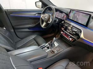 Melns BMW 540 2022 Tukums, ar dzinēja tilpumu 3.00 L un nobraukumu 0 tūkst. km par 49990 €, foto 5 vietnē AUTOMOTO.COM.LV