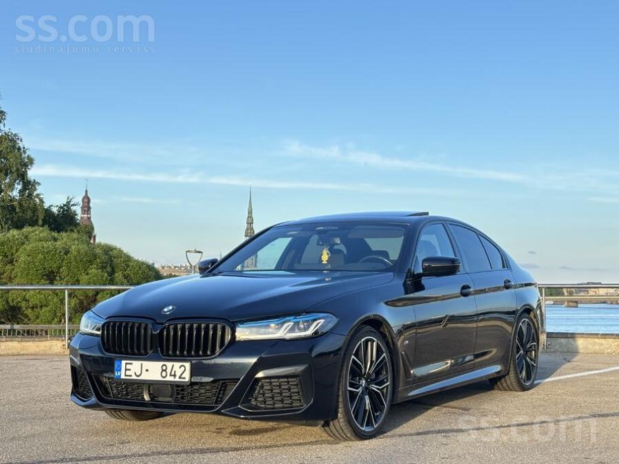 Black BMW 540 2022 in Riga, with an engine capacity of 3.00 L and mileage of 153 thousand km for 45500 €, photo 1 on AUTOMOTO.COM.LV