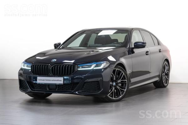 Black BMW 540 2022 in Riga, with an engine capacity of 3.00 L and mileage of 151 thousand km for 46500 €, photo 1 on AUTOMOTO.COM.LV