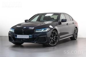 Black BMW 540 2022 in Riga, with an engine capacity of 3.00 L and mileage of 151 thousand km for 46500 €, photo  on AUTOMOTO.COM.LV