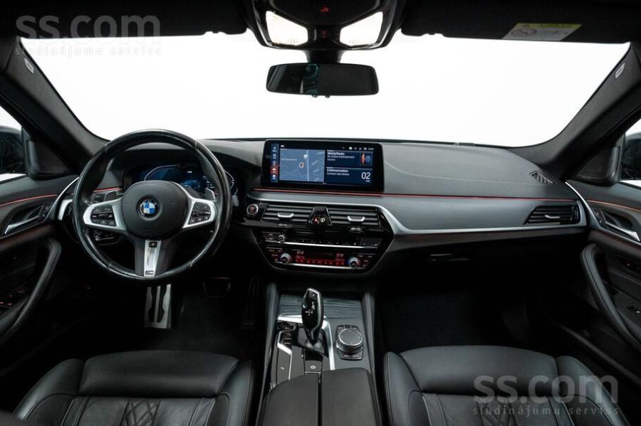 Black BMW 540 2022 in Riga, with an engine capacity of 3.00 L and mileage of 151 thousand km for 46500 €, photo 9 on AUTOMOTO.COM.LV