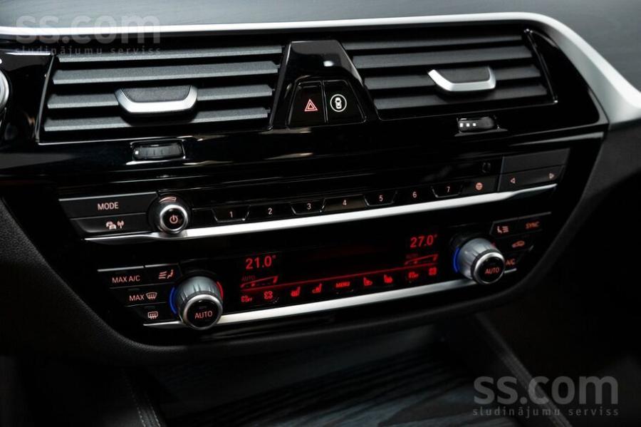 Black BMW 540 2022 in Riga, with an engine capacity of 3.00 L and mileage of 151 thousand km for 46500 €, photo 31 on AUTOMOTO.COM.LV