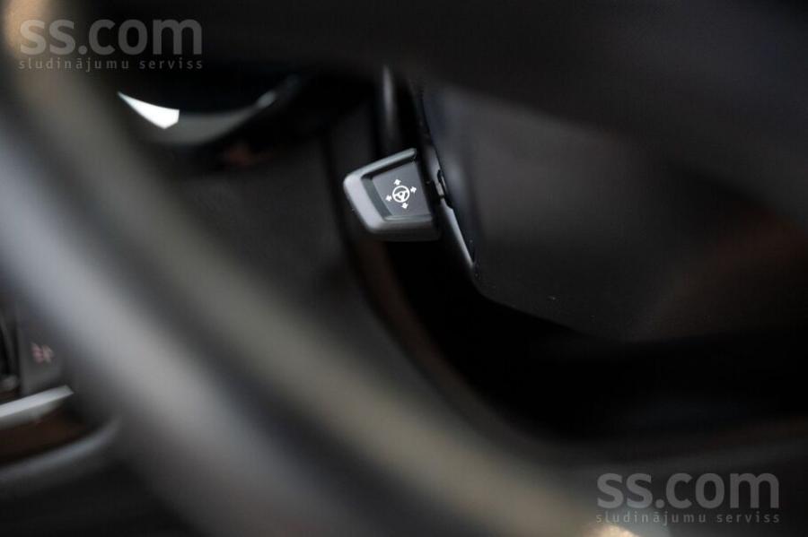 Black BMW 540 2022 in Riga, with an engine capacity of 3.00 L and mileage of 151 thousand km for 46500 €, photo 34 on AUTOMOTO.COM.LV