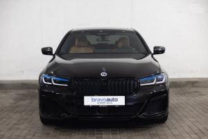 Melns BMW 540 2023 Viļņa, ar dzinēja tilpumu 3.00 L un nobraukumu 75 tūkst. km par 42991 €, foto 4 vietnē AUTOMOTO.COM.LV