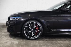 Melns BMW 540 2023 Viļņa, ar dzinēja tilpumu 3.00 L un nobraukumu 75 tūkst. km par 42991 €, foto 7 vietnē AUTOMOTO.COM.LV