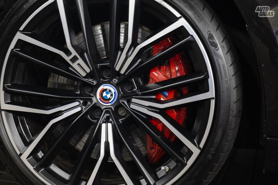 Melns BMW 540 2023 Viļņa, ar dzinēja tilpumu 3.00 L un nobraukumu 75 tūkst. km par 42991 €, foto 8 vietnē AUTOMOTO.COM.LV