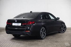 Melns BMW 540 2023 Viļņa, ar dzinēja tilpumu 3.00 L un nobraukumu 75 tūkst. km par 42991 €, foto 10 vietnē AUTOMOTO.COM.LV